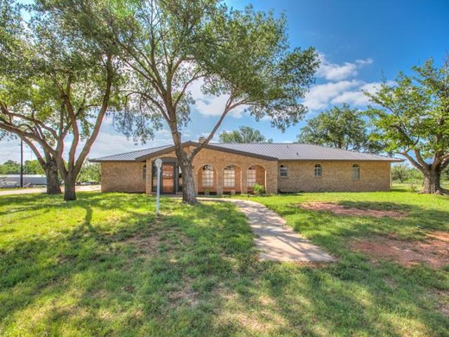 207 Briarwood Dr, Bronte, TX 76933