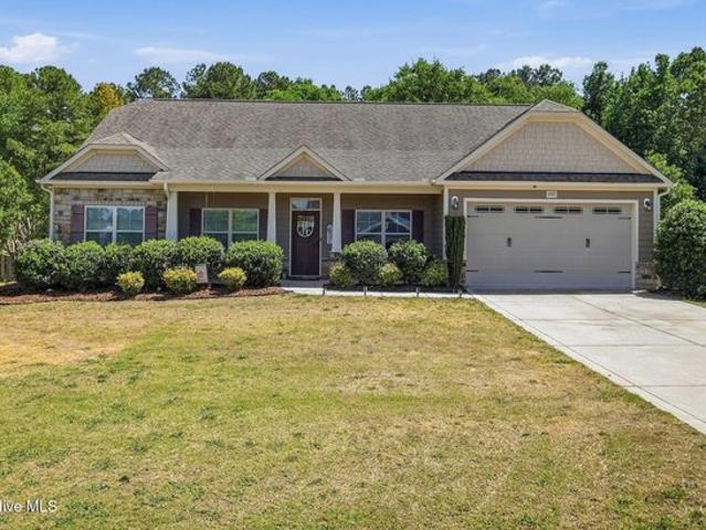 207 Brightleaf Dr, Whispering Pines, NC 28327