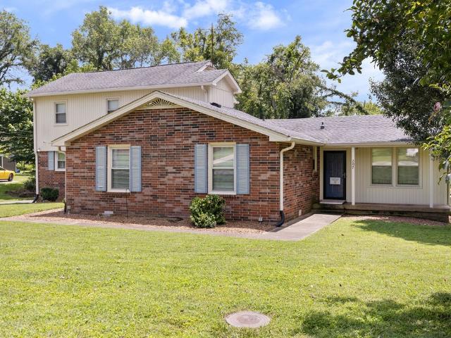 207 Brookside Dr