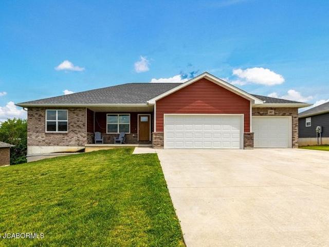207 Gavin Ln, Linn, MO 65051