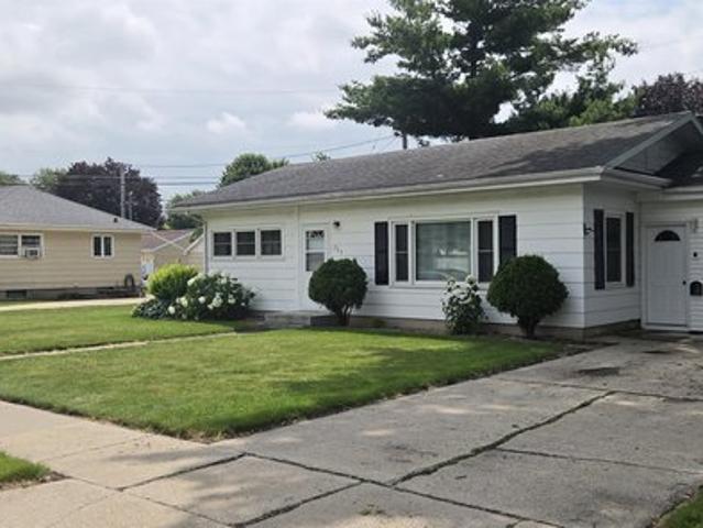 207 Grandview Ave, Waupun, WI 53963