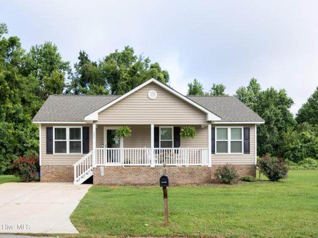207 Dixie Cir, Clinton, NC 28328