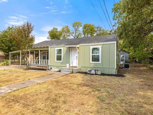 207 E 4th St, Weatherford, TX 76086