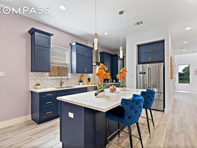 207 E 38th St A, Houston, TX