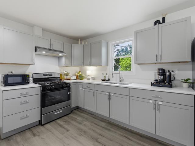 207 E Jefferson Avenue
