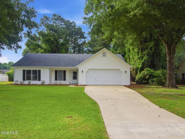 207 Forest Oaks Dr, New Bern, NC 28562