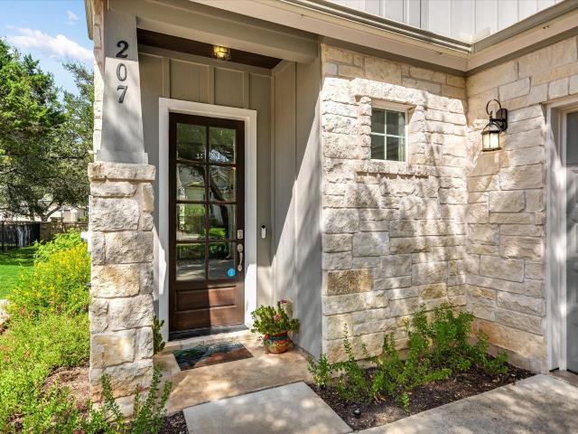 207 Fairlake Cir # 2