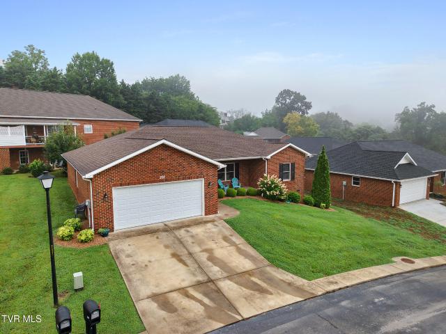 207 Farmington Drive