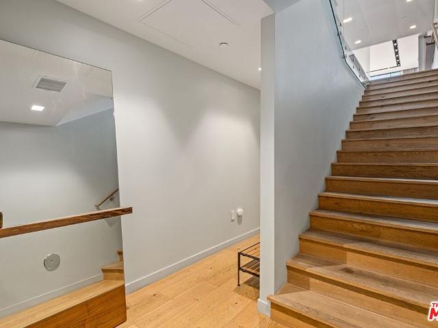 207 Hollister Avenue, Santa Monica, US, CA
