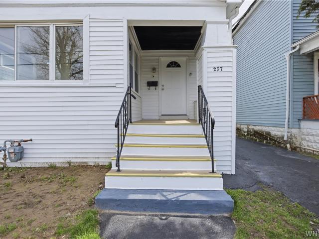 207 Hagen Street
