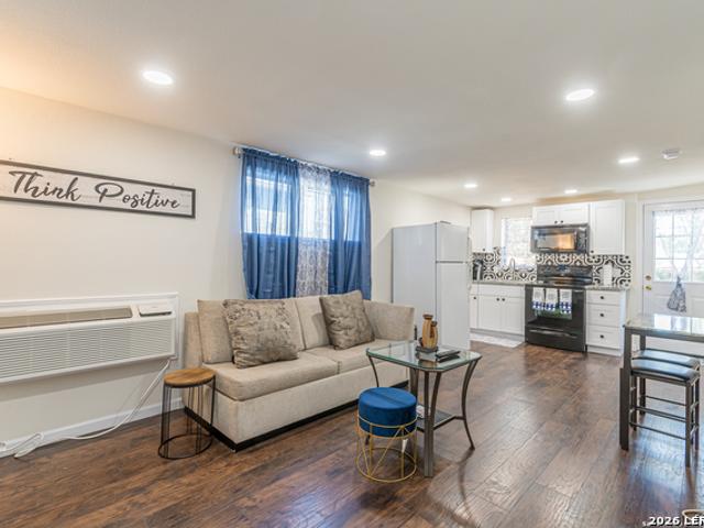 207 Hermine Blvd, Unit 2