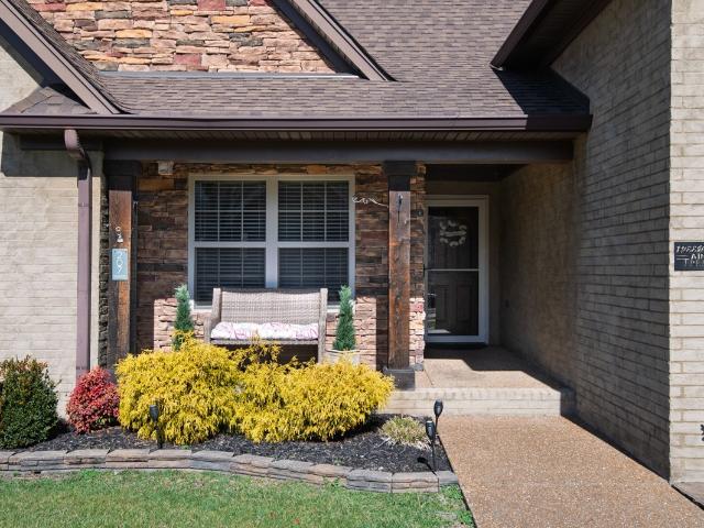 207 Hickory Pointe Dr
