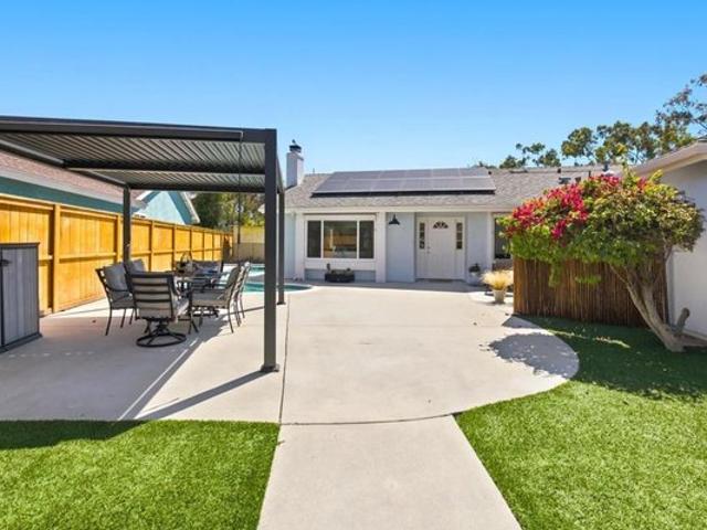 207 Hickoryhill Dr, Encinitas, CA 92024