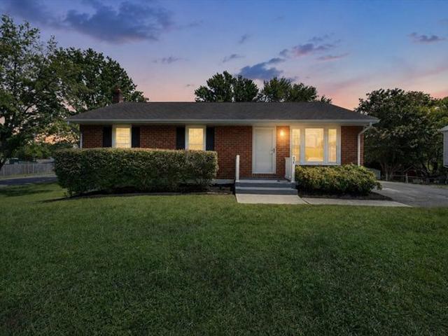 207 Hillview Dr, Roanoke, VA 24019