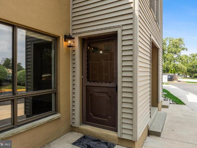 207 Hunter Court