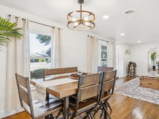 207 Joe White Street