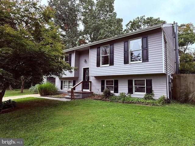 207 Oak Hollow Ct, Pasadena, MD 21122