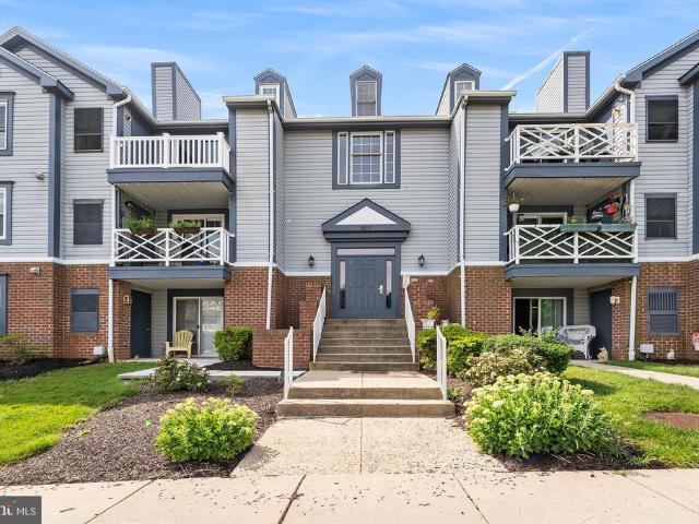 207 Oak Leaf Circle # 207 J