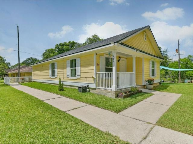 207 Oakridge Drive