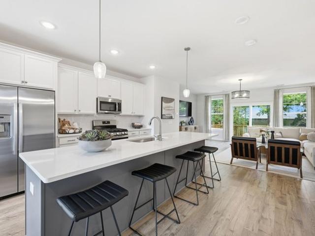 207 Laurelhurst Ln, Johns Island, SC 29455