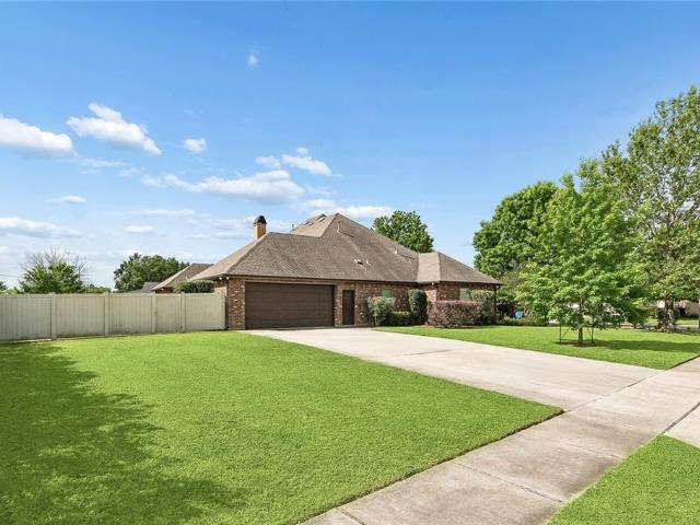 207 Lac Verret Drive