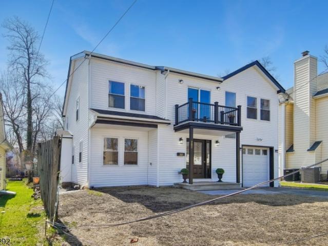 207 Lake Shore Dr