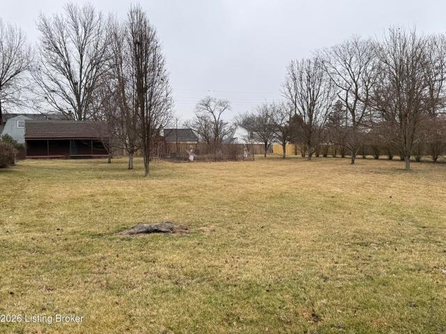 207 Lakeshore Dr