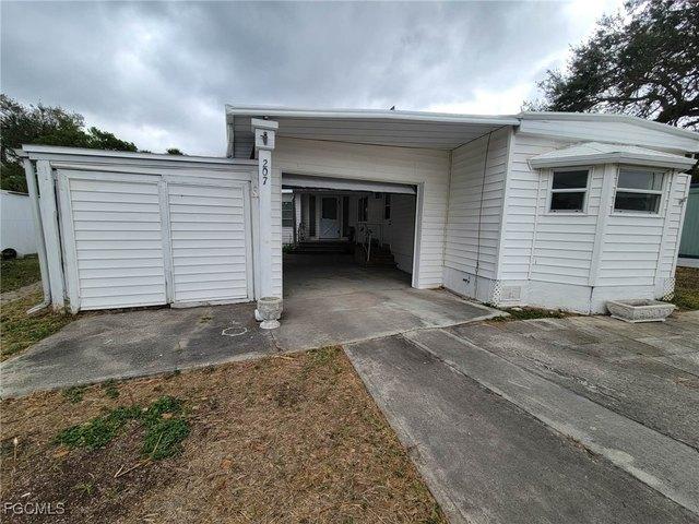 207 Lantern Ln, North Fort Myers, FL 33917