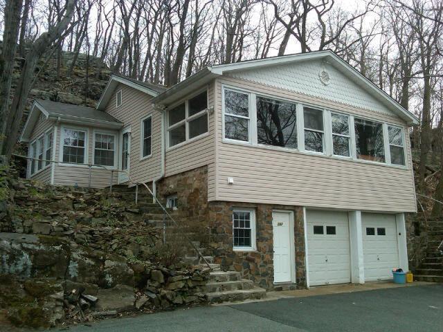 207 Larsens Dr
