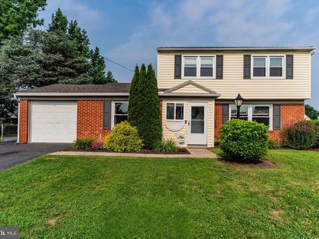207 Linda Dr, Mechanicsburg, PA 17055