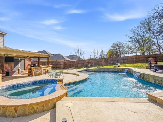 207 Moonlit Path Dr, Shady Shores, TX 76208 | MLS #21185 | Compass