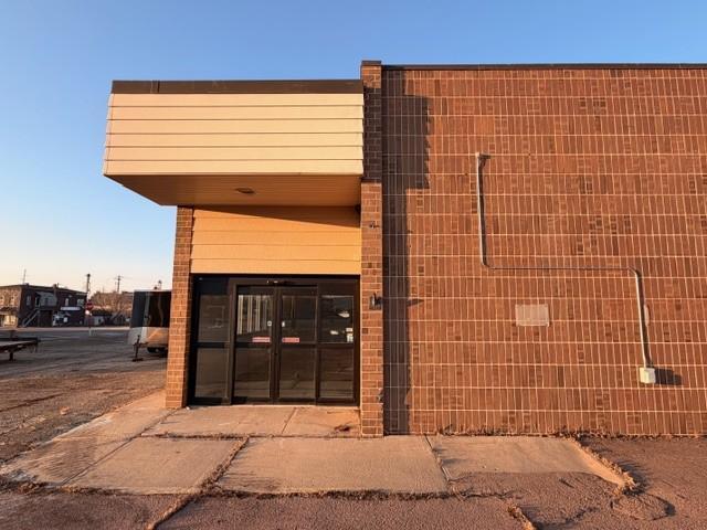 207 Main St E
