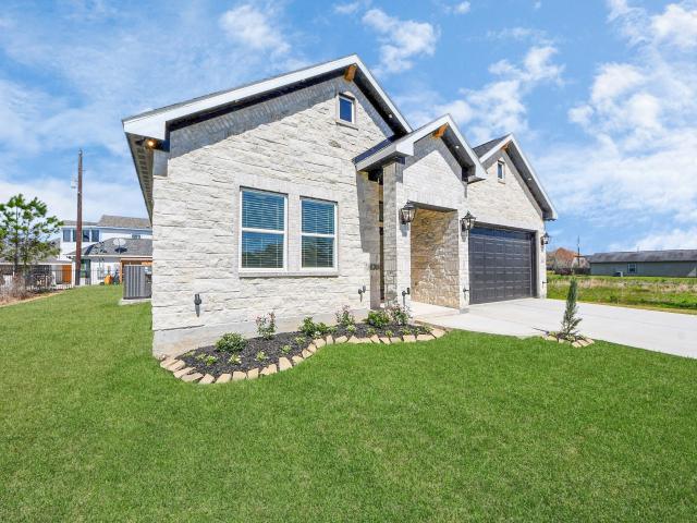207 Manor Ave, Arcola, TX 77583 | MLS #39530