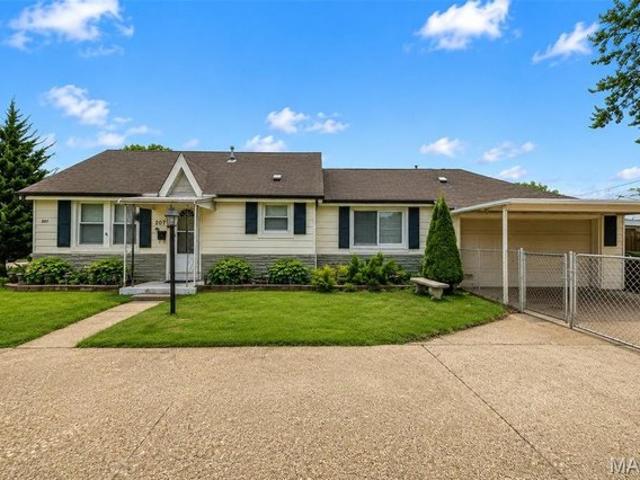 207 Marilyn Estates Dr, Saint Louis, MO 63123