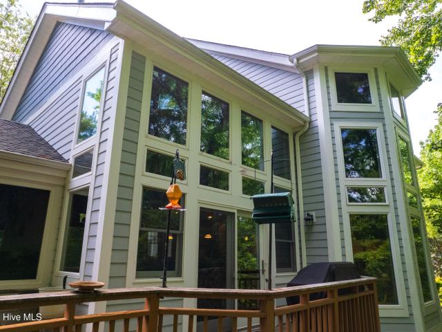 207 Megan Loop N