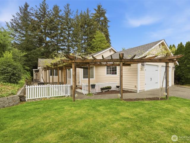 207 N 6th Avenue SW