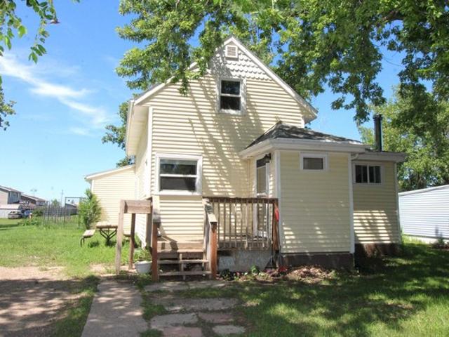 207 N 1st Ave, Glenburn, ND 58740