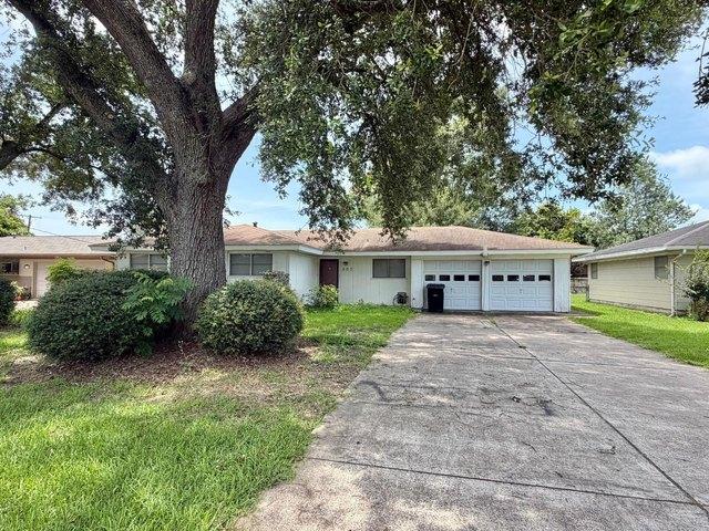 207 N 31st St, Nederland, TX 77627