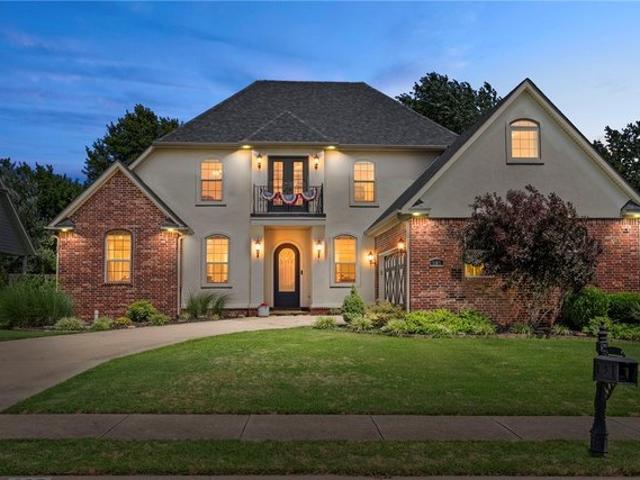 207 N Angel Falls Ln, Springdale, AR 72762