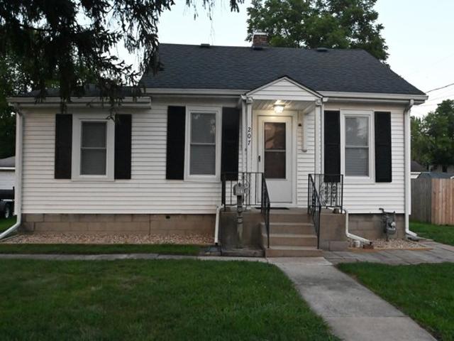 207 N Ash St, Hobart, IN 46342