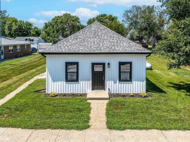 207 N Clark St, Dow City, IA 51528