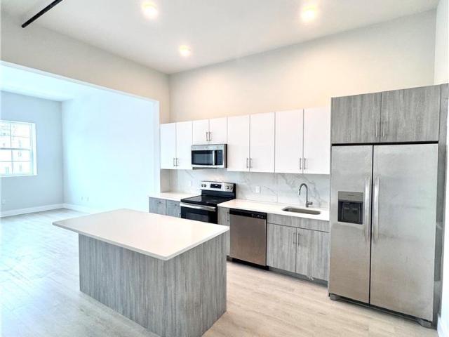 207 N Front Street 204
