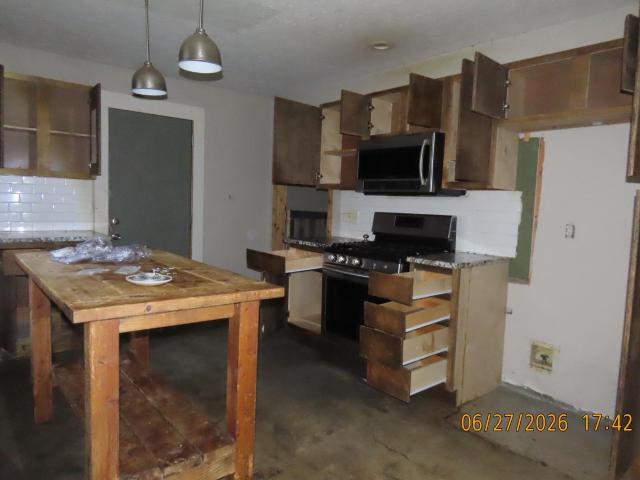 207 N Gregg Road