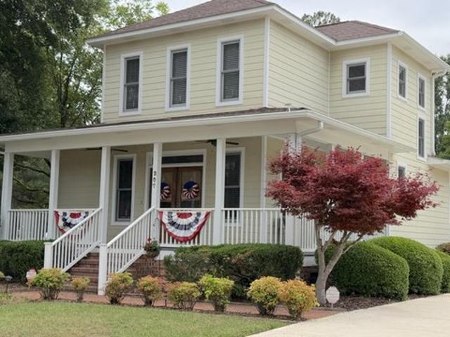 207 N Hopkins Ave, Spring Hope, NC 27882