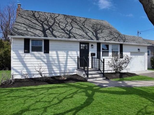 207 N Nassau Ave, Massapequa, NY 11758