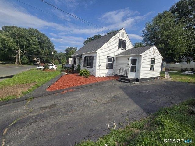 207 Nichols Dr, Waterbury, CT 06708