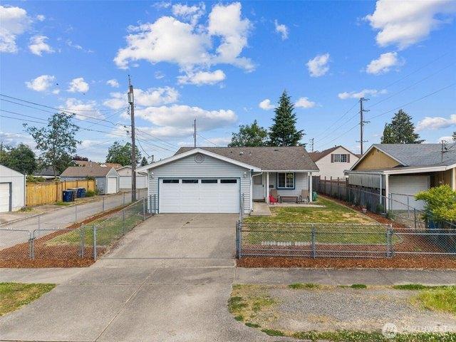 207 S 63rd St, Tacoma, WA 98408