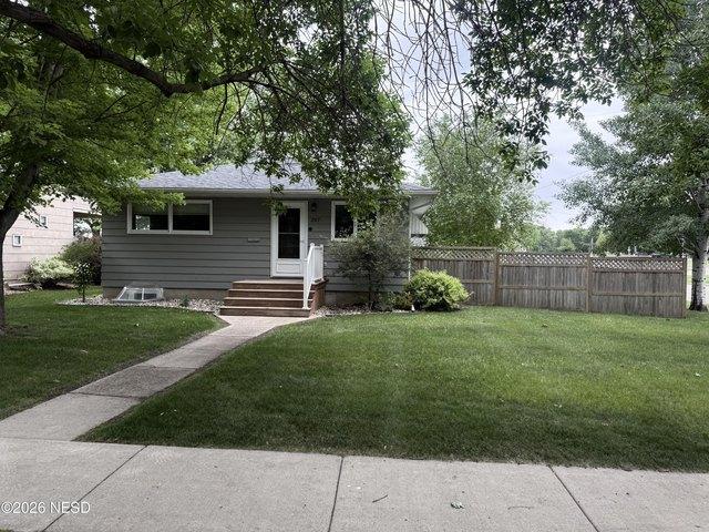 207 S 9th St, Milbank, SD 57252