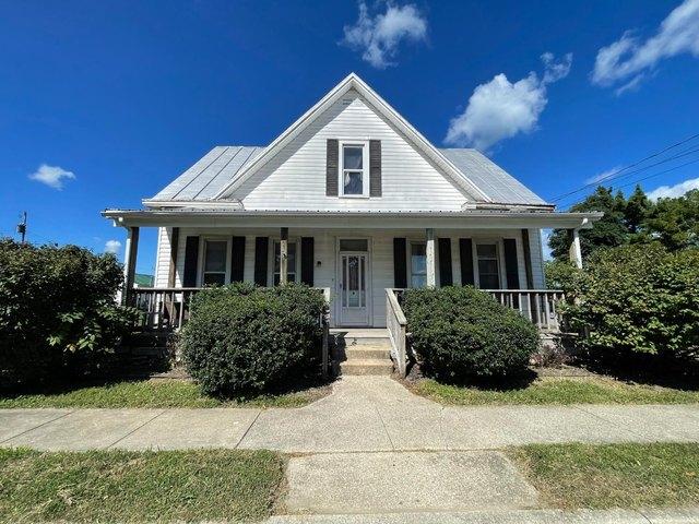 207 S Adams St, Versailles, IN 47042