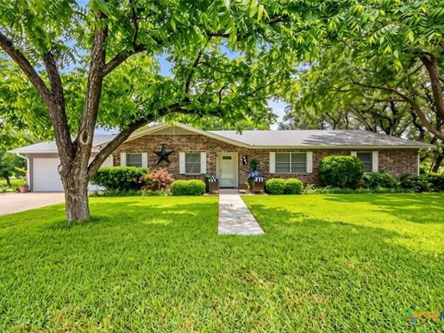 207 S Brook St, San Saba, TX 76877